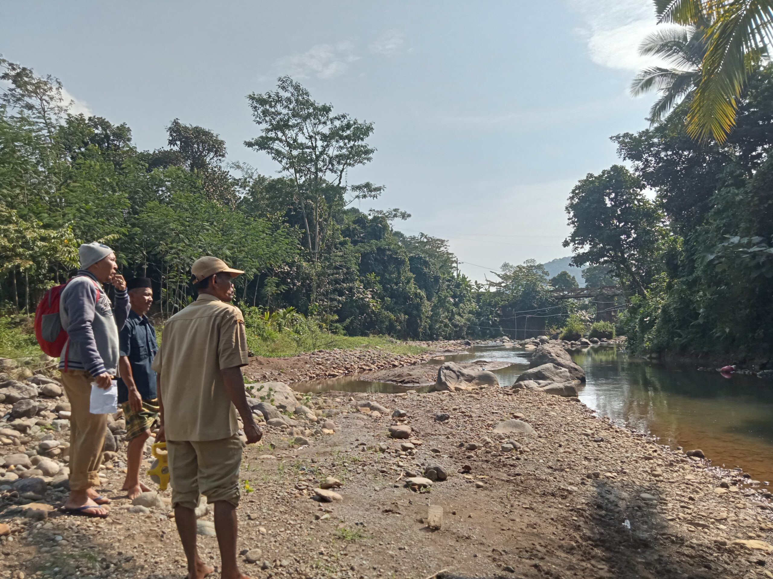 UPT Irigasi Kelas A Wilayah V Jasinga Tinjau Longsor di Sungai ...