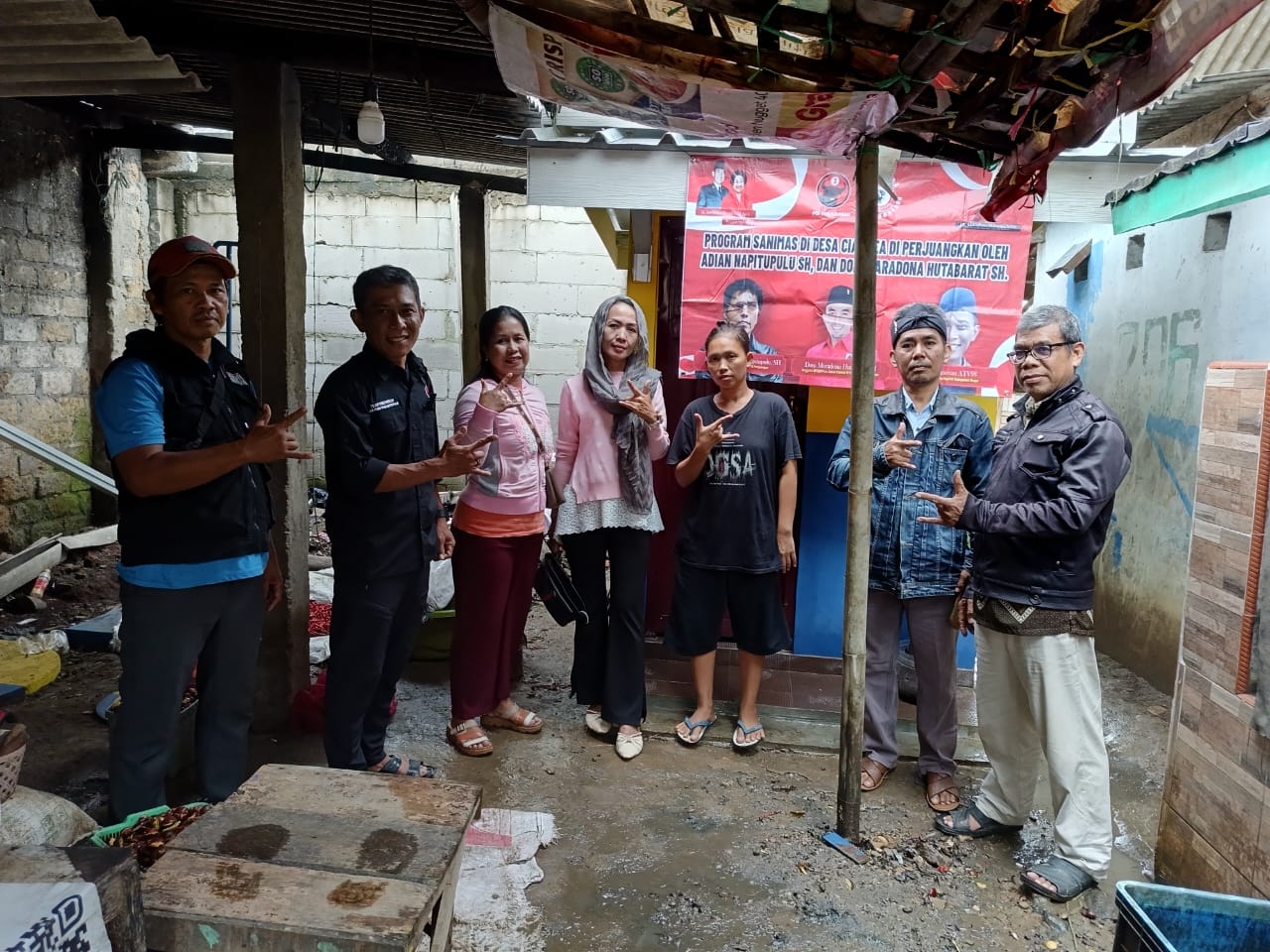 Adian Napitupulu Bangun 25 WC di Ciampea, Program Sanimas Sentuh ...